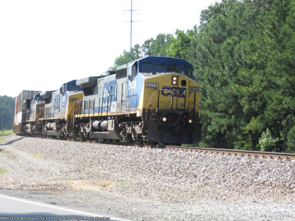 SB intermodal train Q127